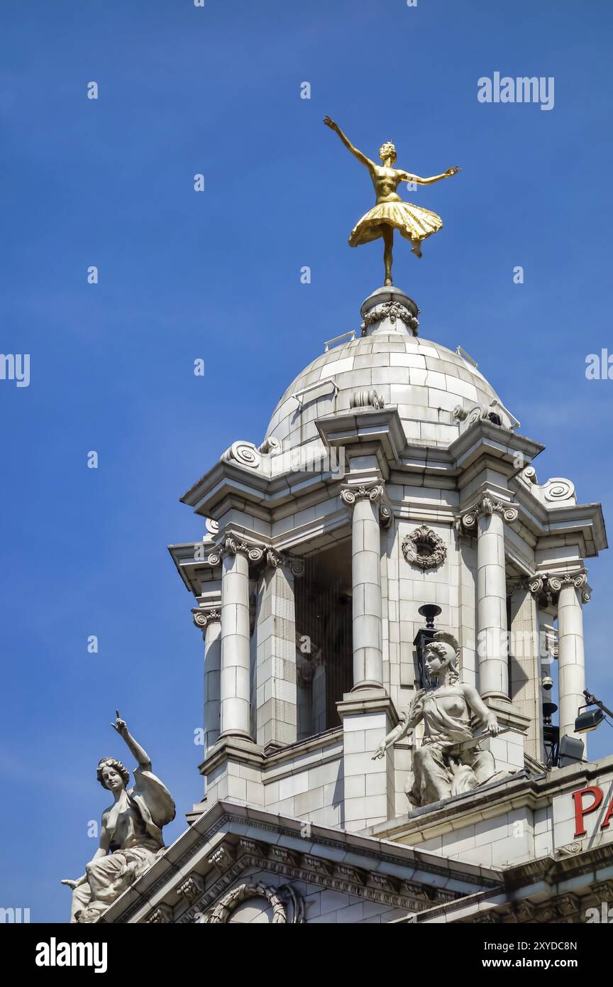 Replica of classical statue hi-res stock photography and images - Alamy