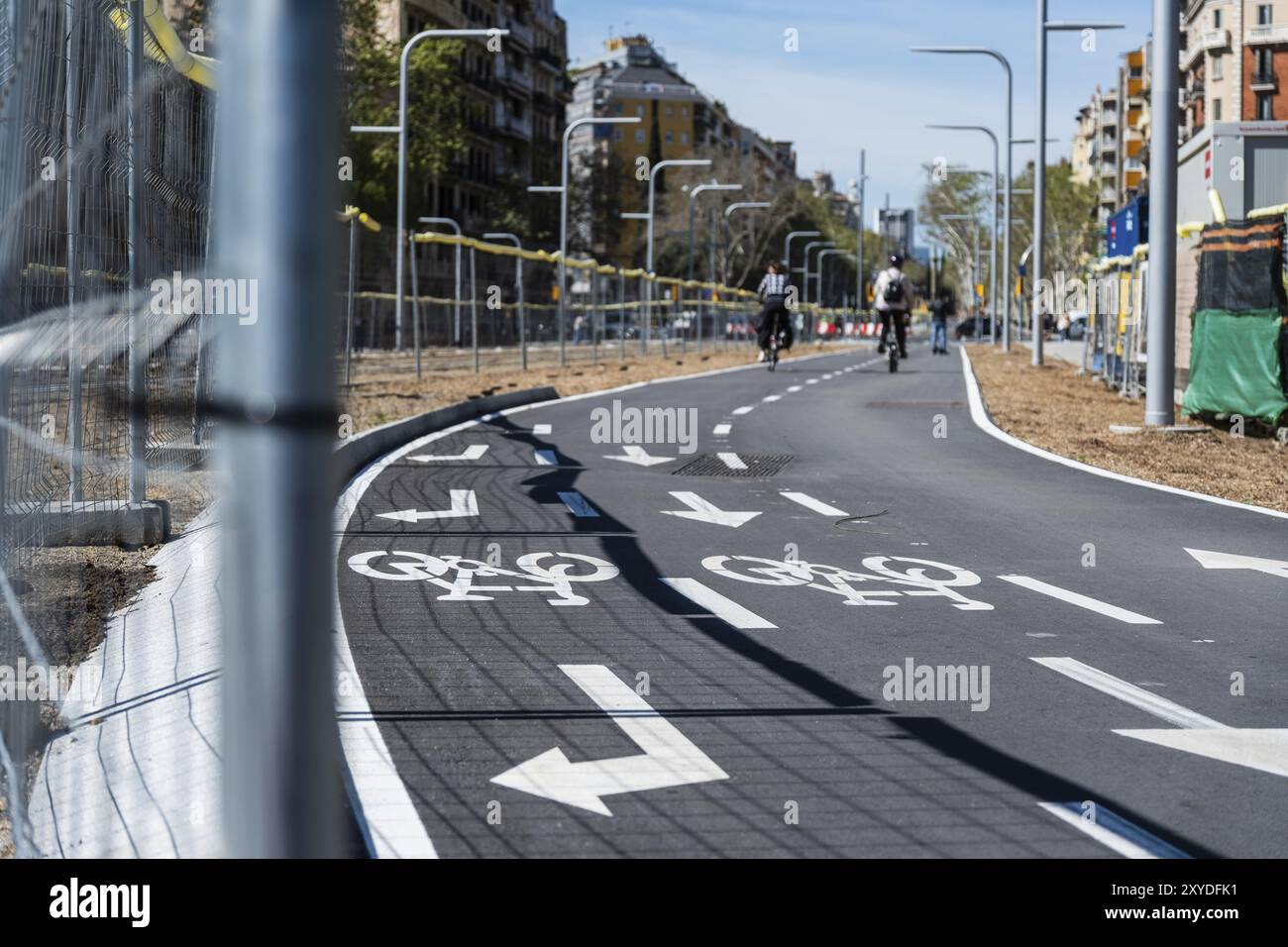 New built urban cycle path hi-res stock photography and images - Alamy