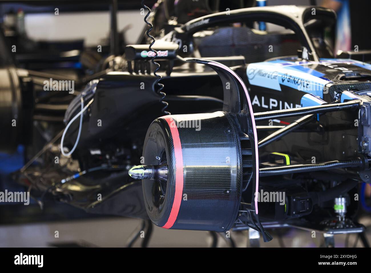 Alpine F1 Team A524, mechanical detail front brakes, freins, ducts ...