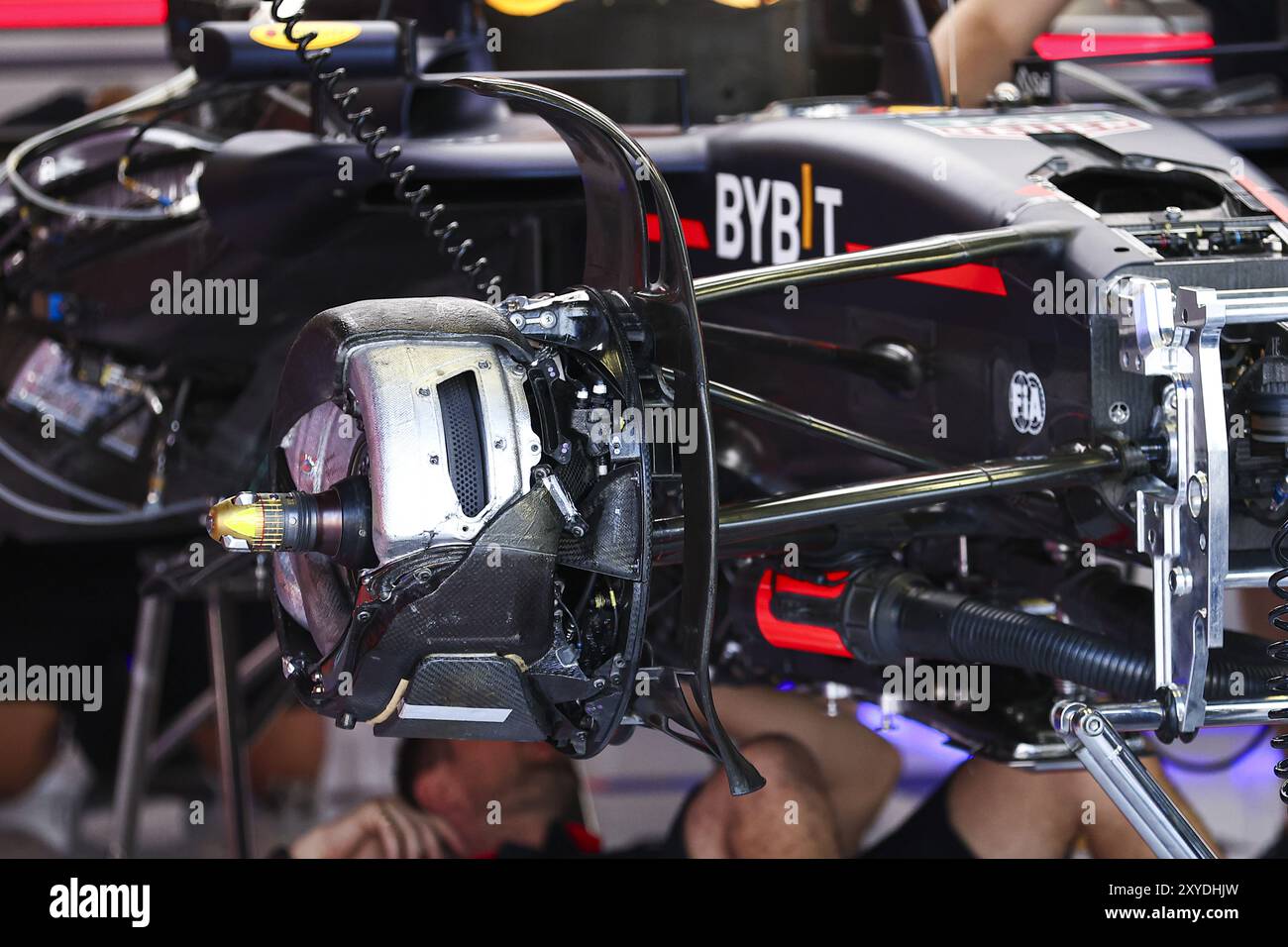 Red Bull Racing RB20, mechanical detail front brakes, freins, duct ...