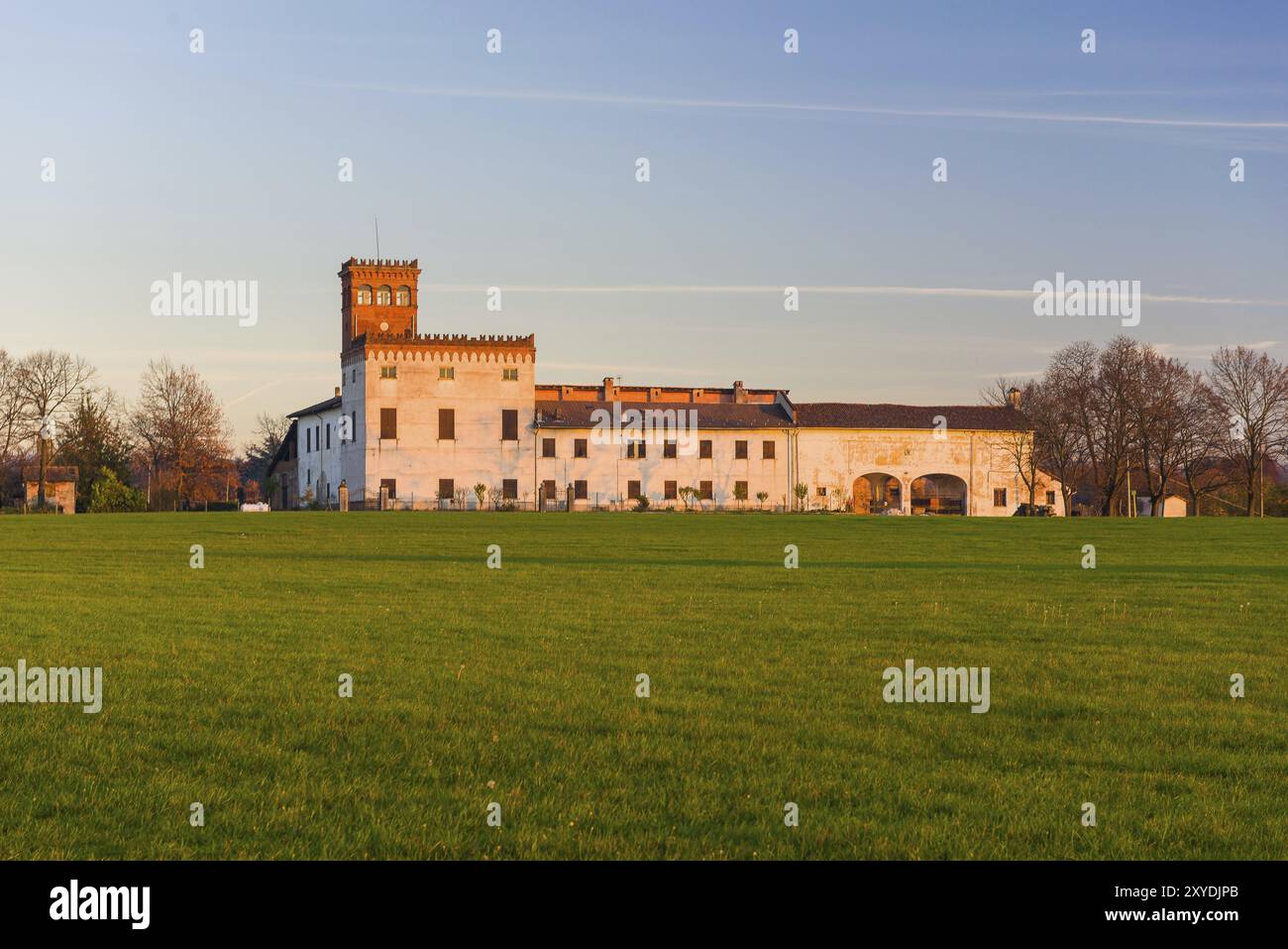 Ancient farmhouse in Serravalle, Piedmont Stock Photo - Alamy