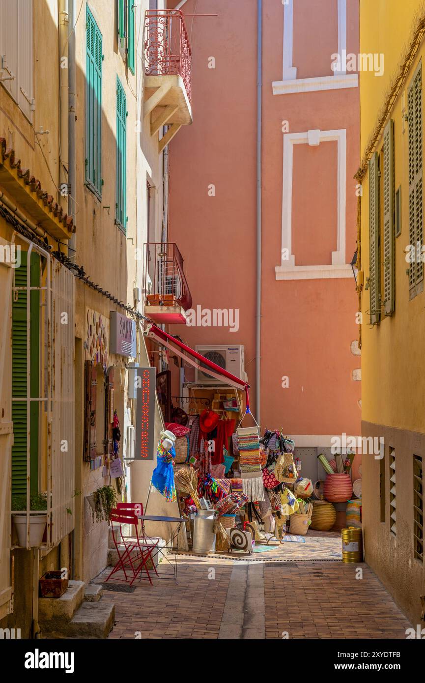 Small shop in lanes hi-res stock photography and images - Alamy