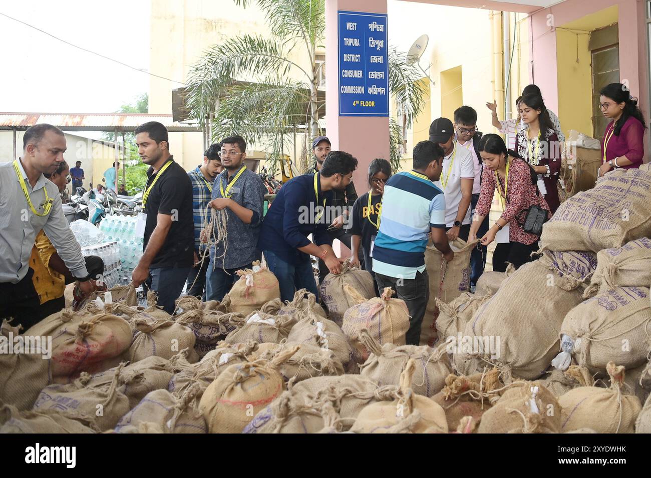 Indian flood affected children hi-res stock photography and images - Alamy