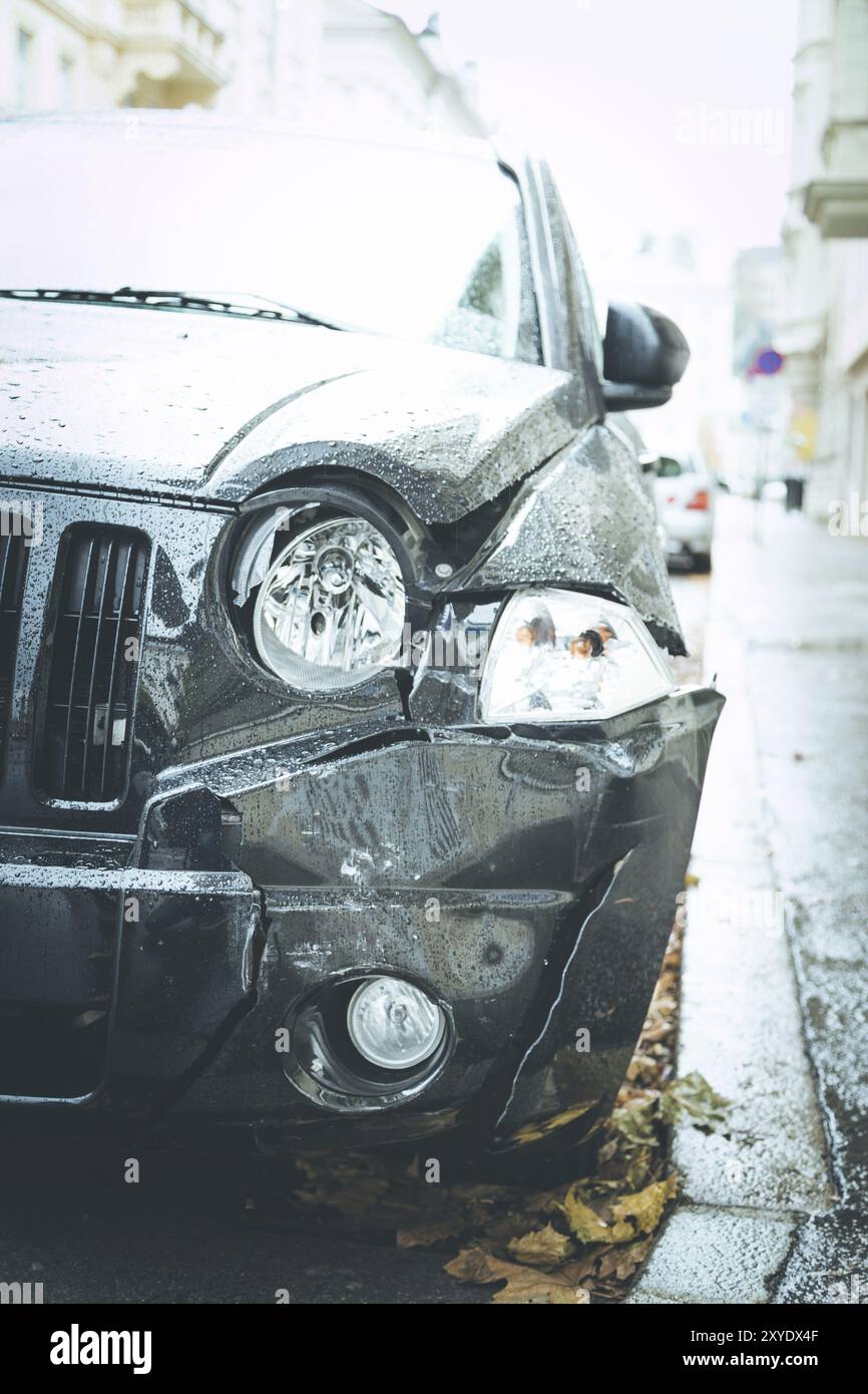 Car collision from front hi-res stock photography and images - Alamy