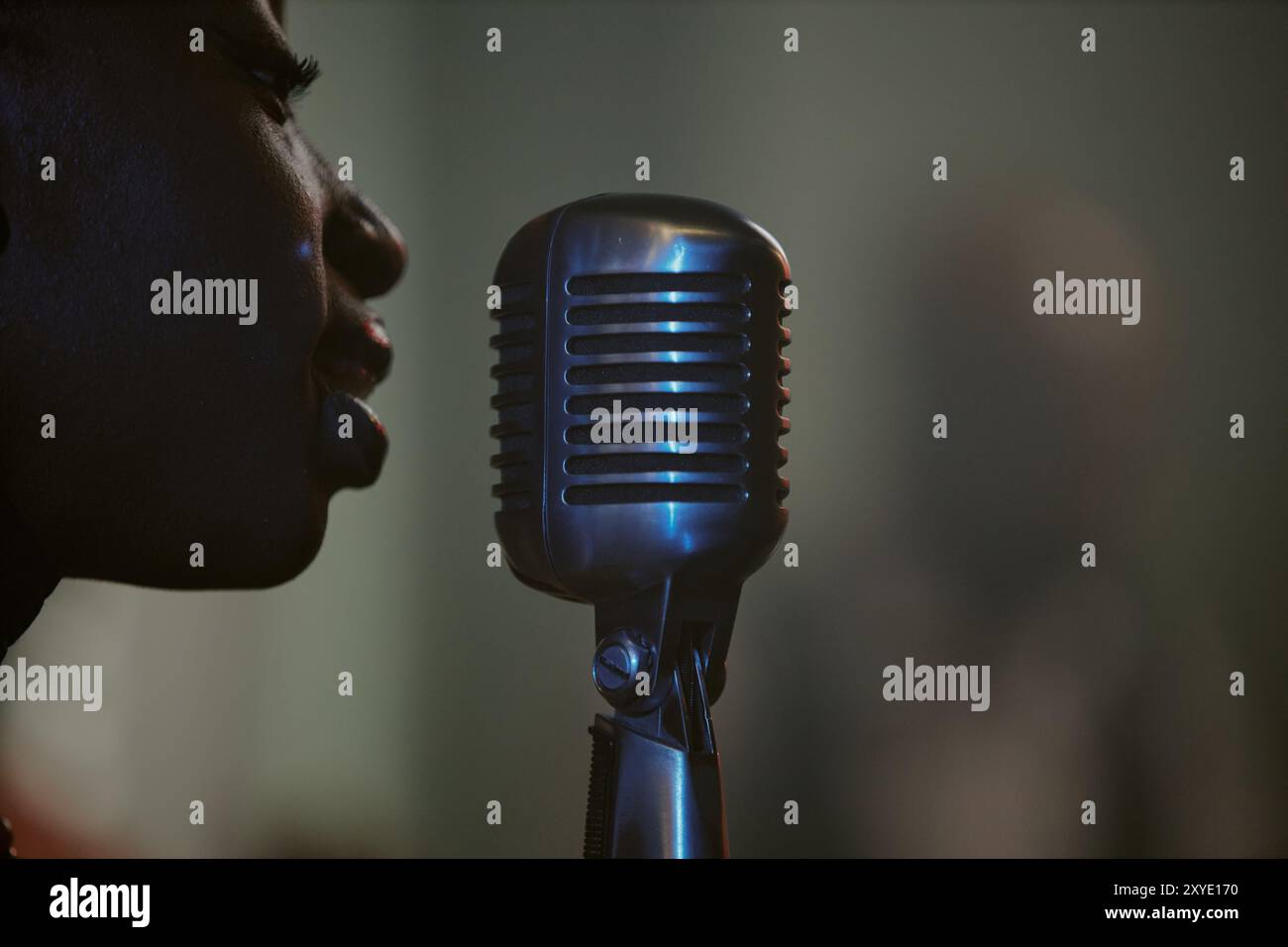 Side view african american singer hi-res stock photography and images ...