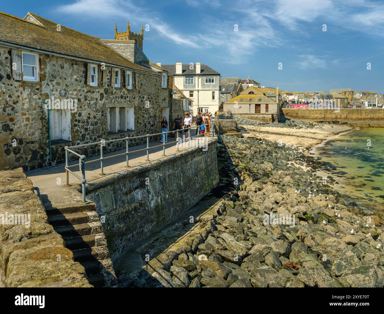Ancient fishermens cottages hi-res stock photography and images - Alamy