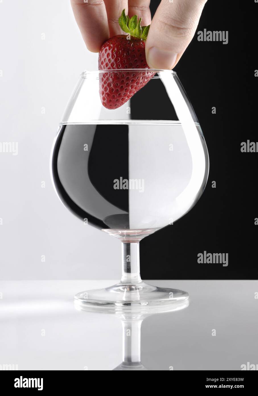 Fluid refraction hi-res stock photography and images - Alamy