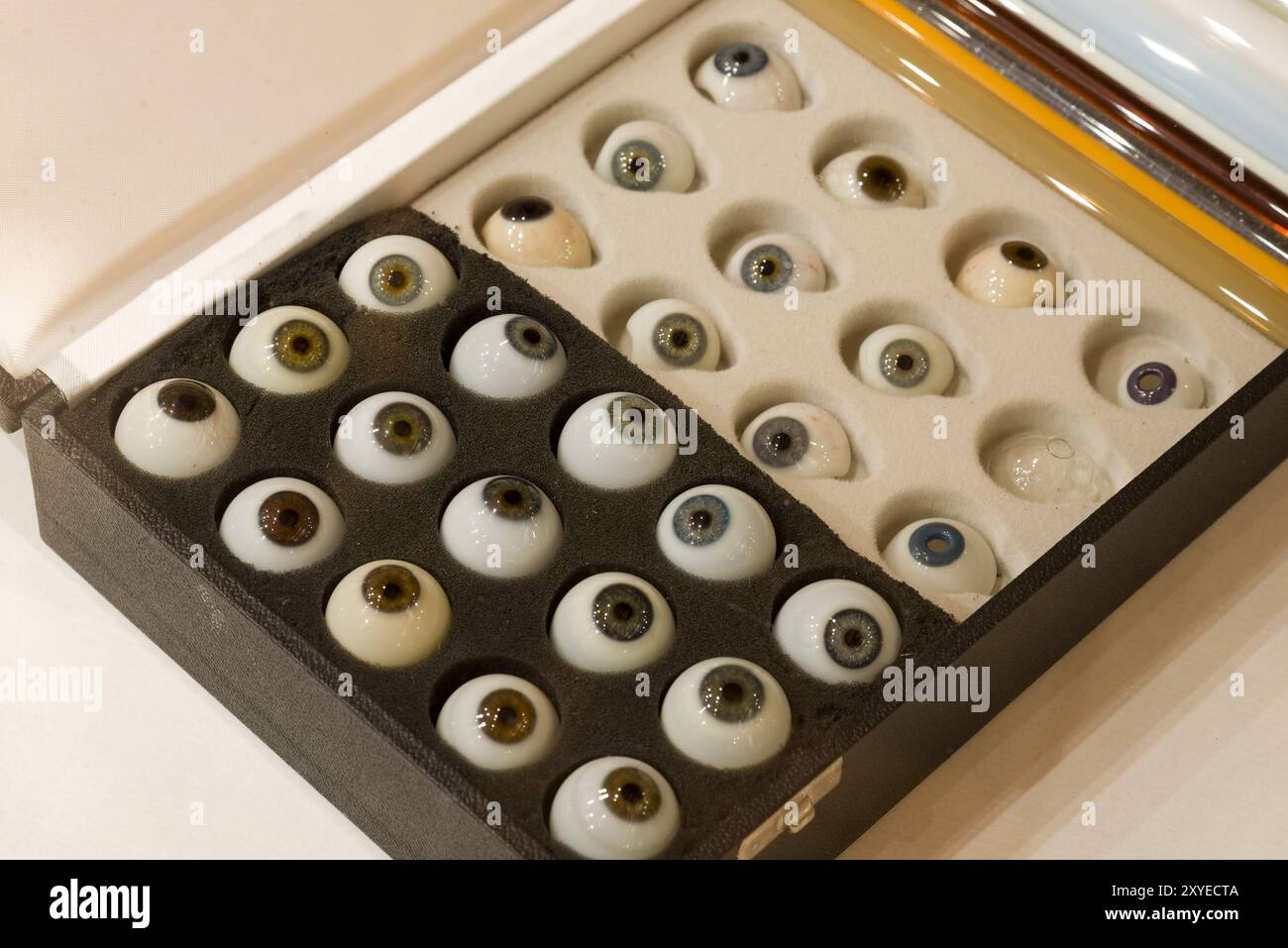 Artificial eyes in box hi-res stock photography and images - Alamy