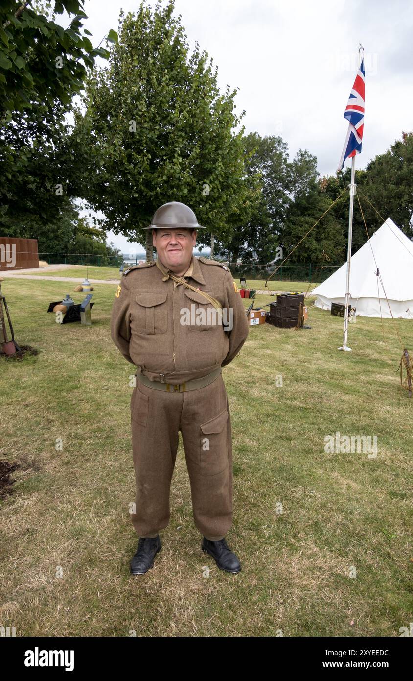 British army soldier 1940s hi-res stock photography and images - Alamy