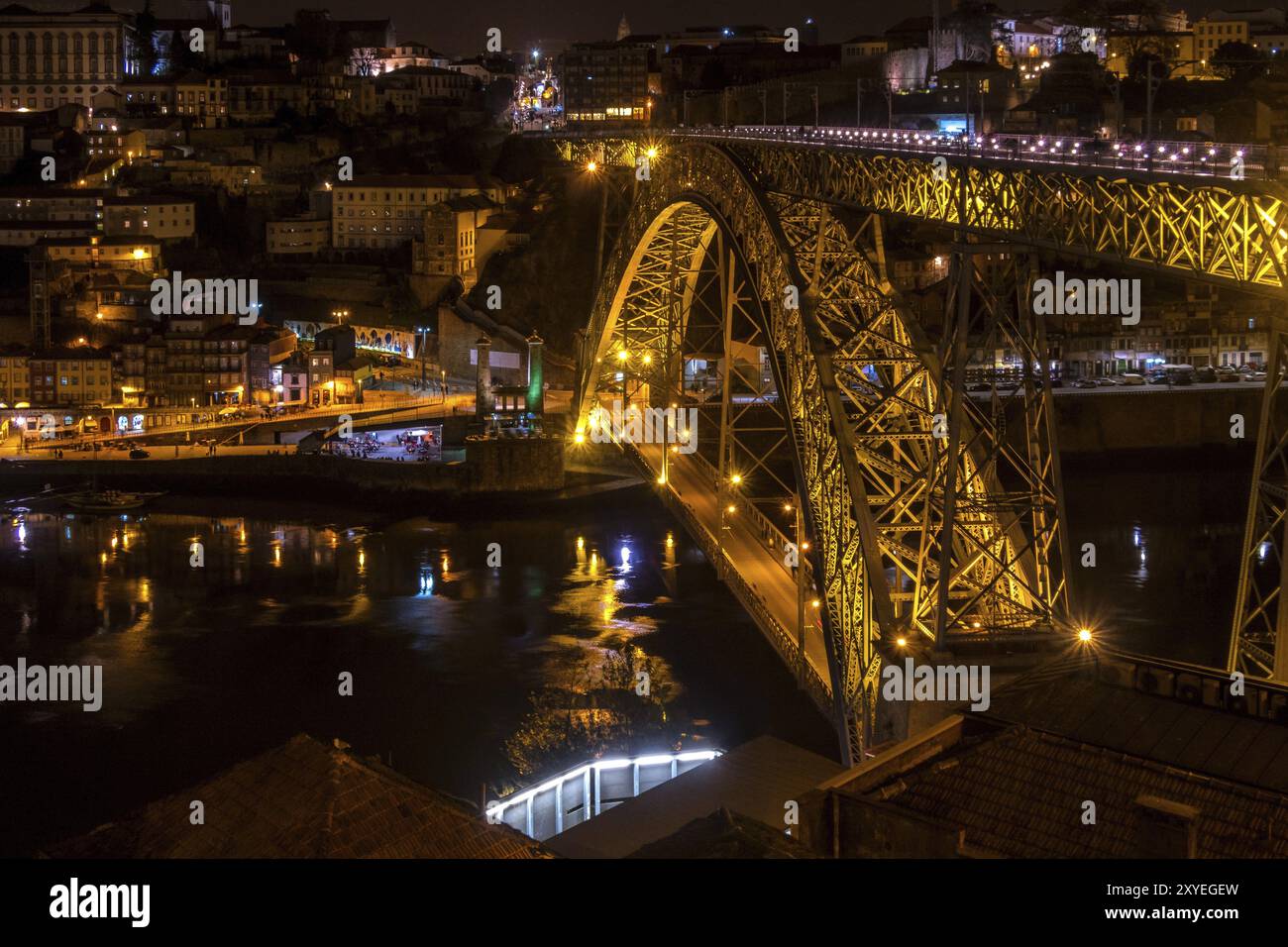 Night view ponte de hi-res stock photography and images - Alamy