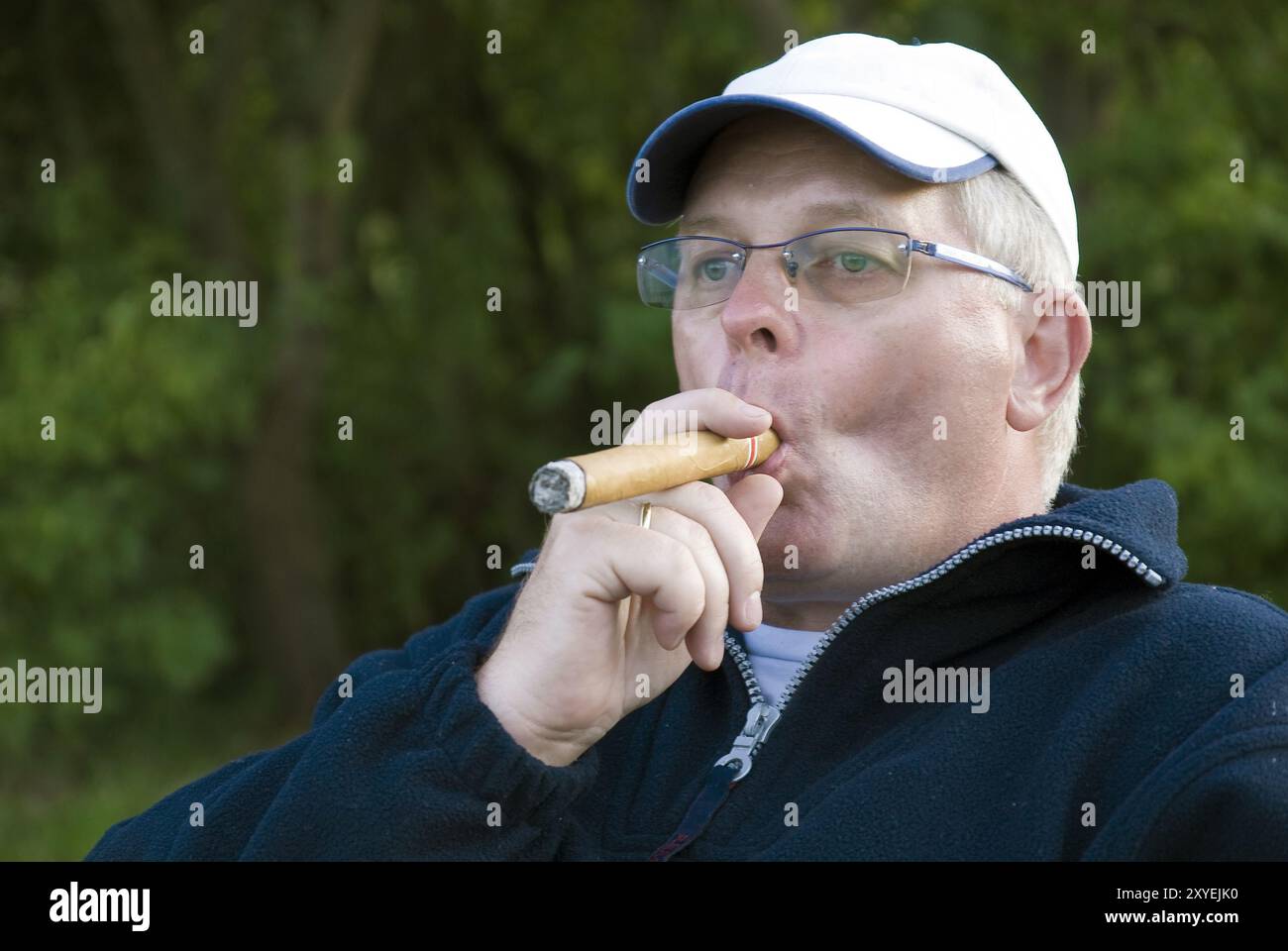 Smoker photos hi-res stock photography and images - Alamy