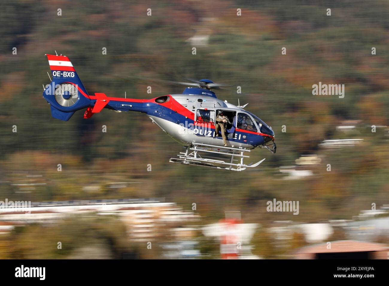 Helicopter operations roles hi-res stock photography and images - Alamy