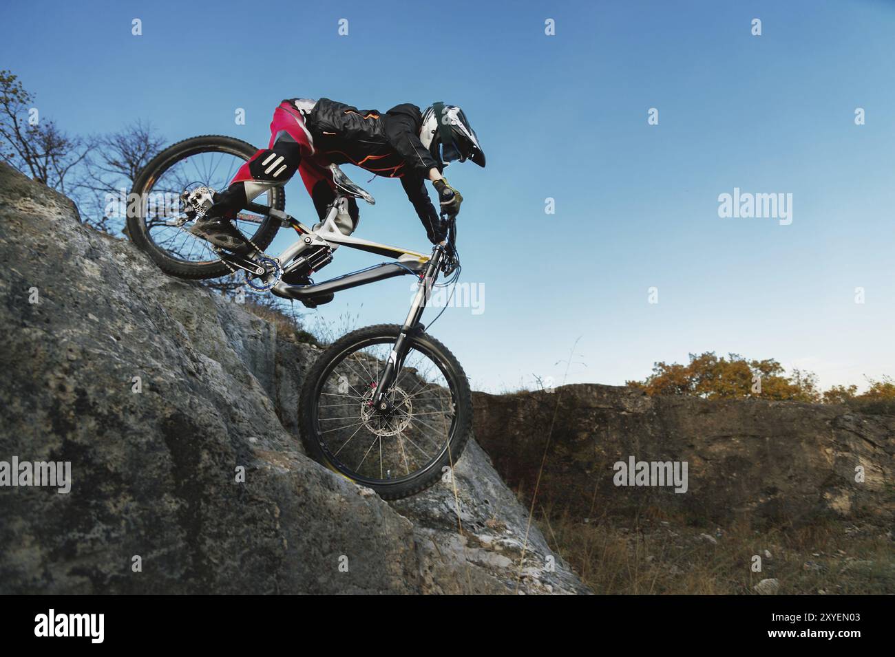 Mtb rider riders down steep hi-res stock photography and images - Alamy