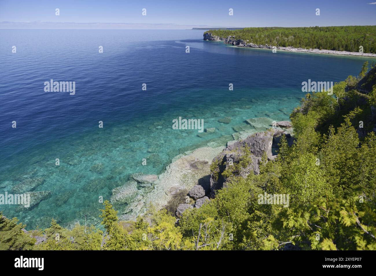 Georgian Bay, lake Huron at Bruce Peninsula National Park, Ontario ...