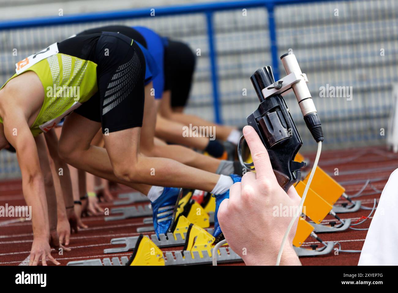 Starting gun running race hi-res stock photography and images - Alamy