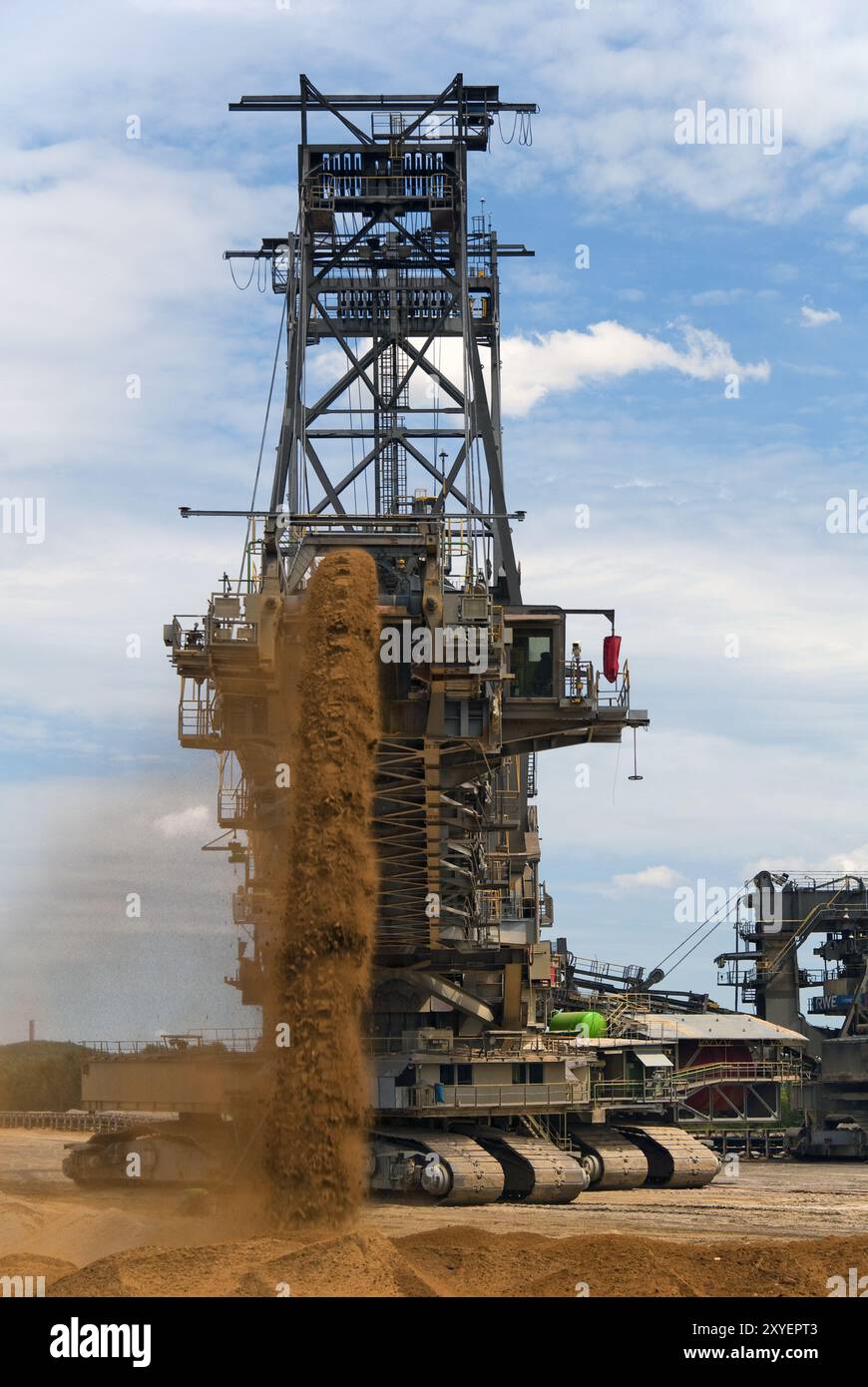 Overburden stacker hi-res stock photography and images - Alamy