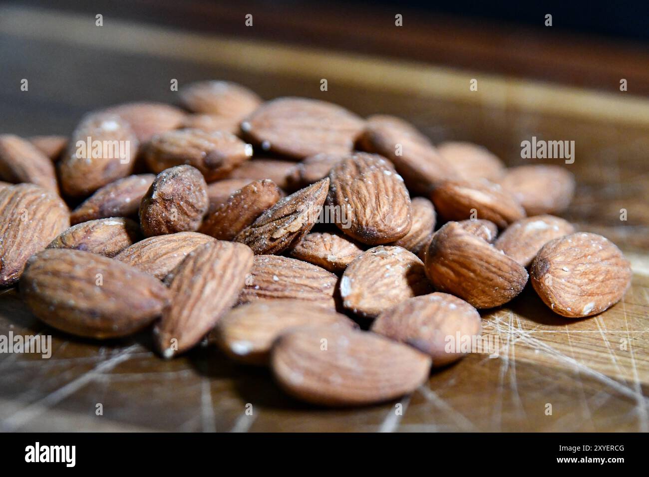 Dusty almonds hi-res stock photography and images - Alamy
