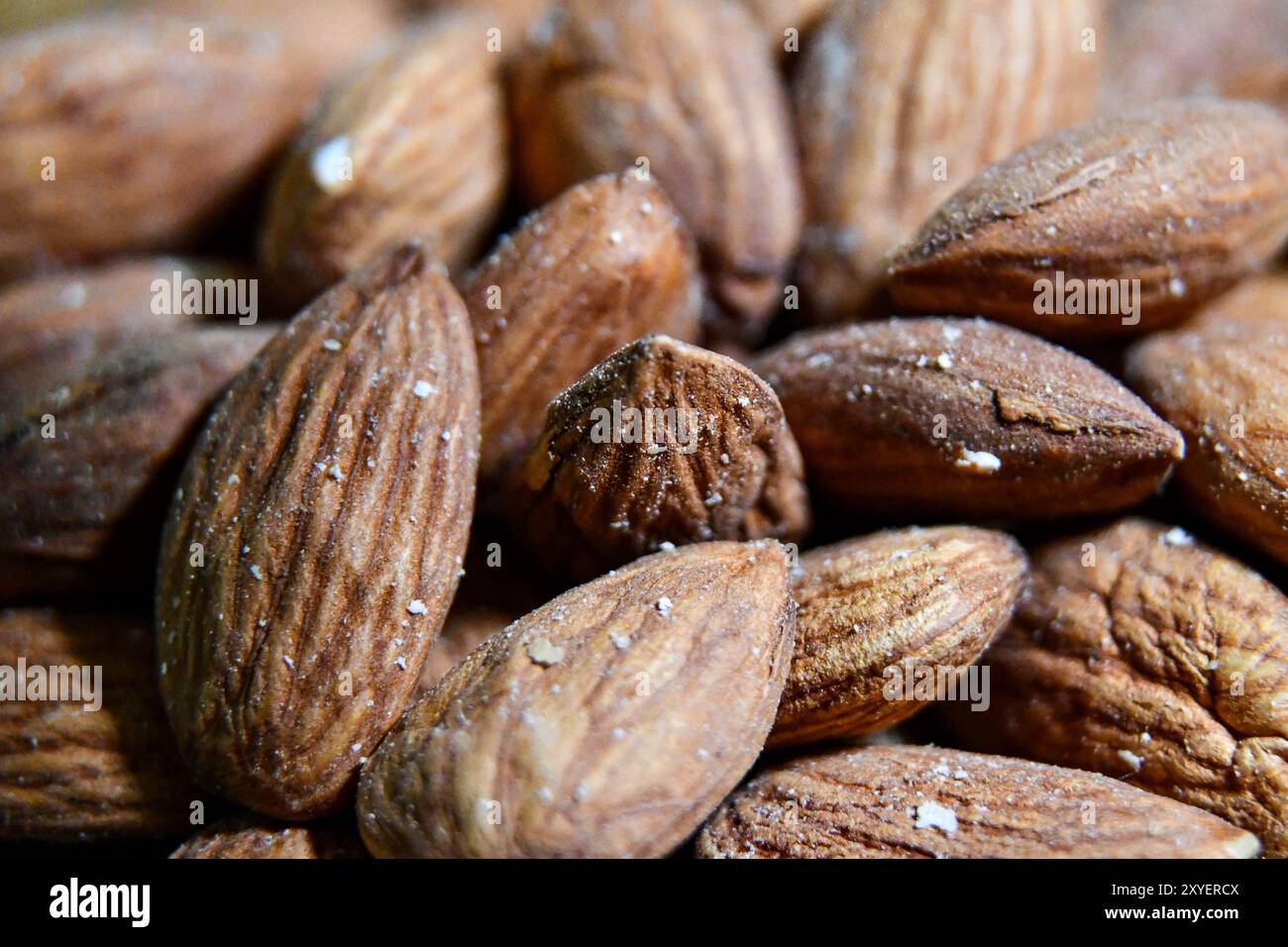 Dusty almonds hi-res stock photography and images - Alamy