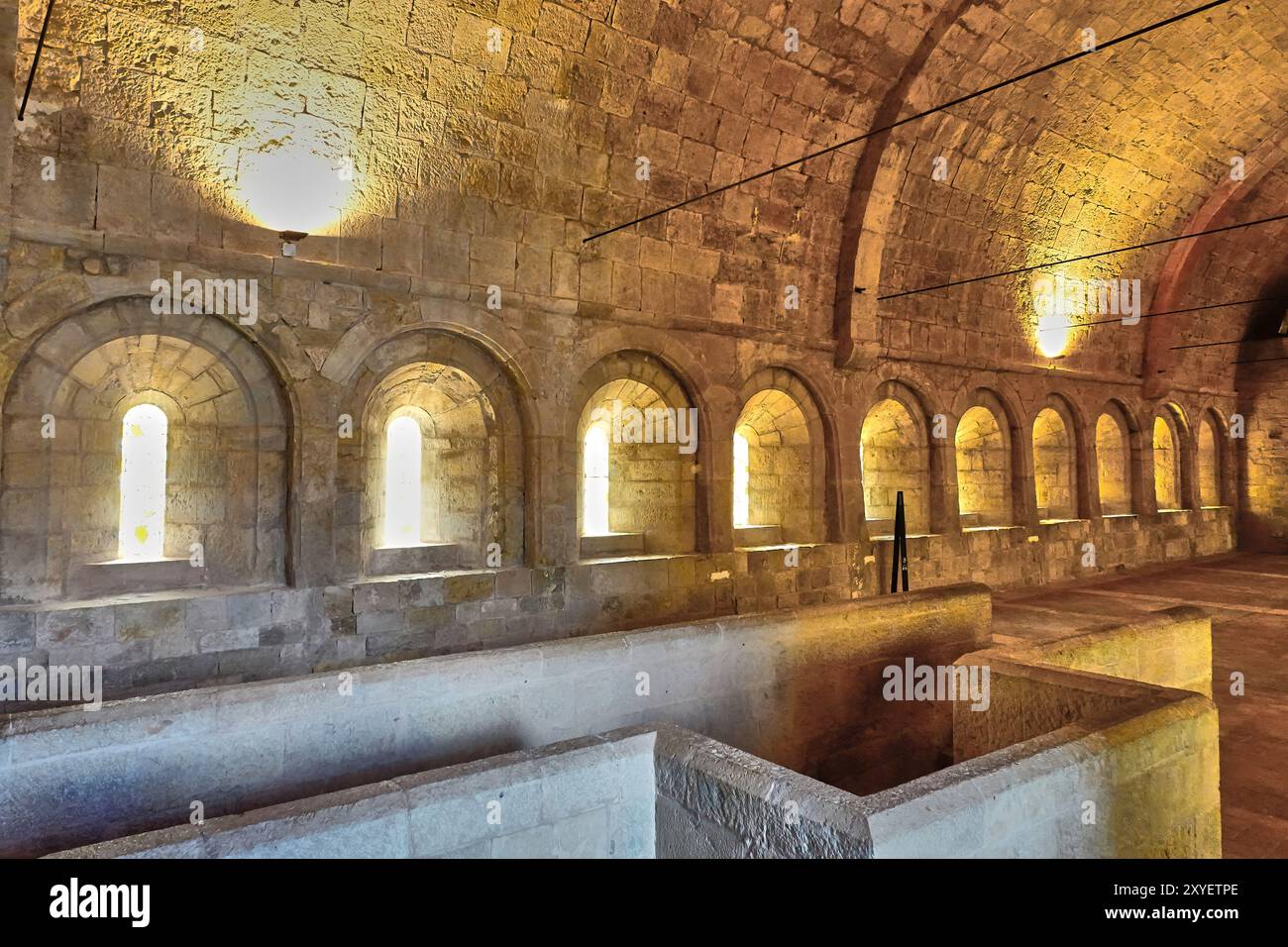 Arched ceiling building lit hi-res stock photography and images - Alamy