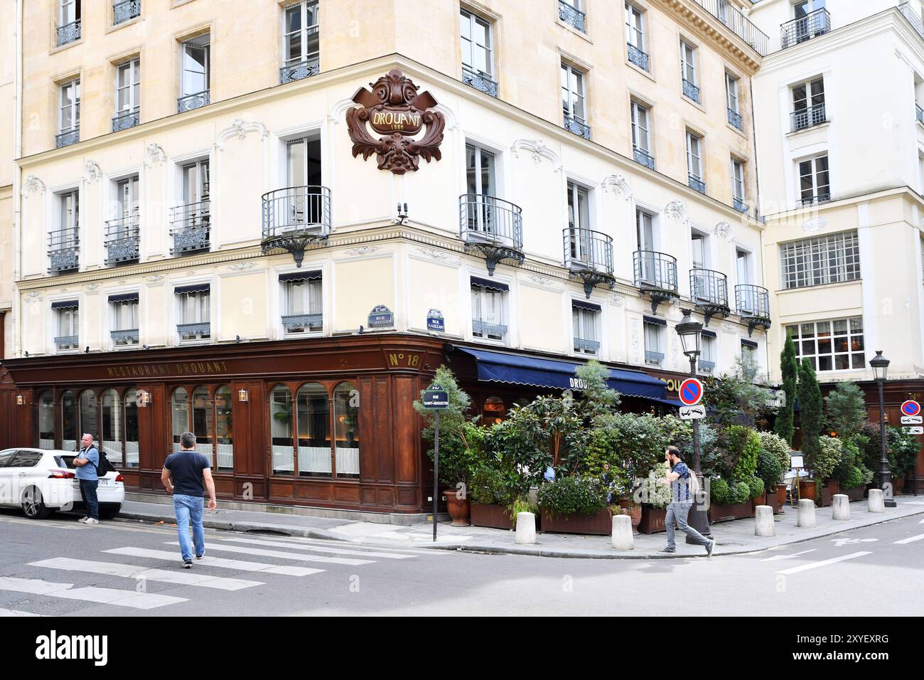 Drouant famous Parisian restaurant - Paris, France Stock Photo - Alamy