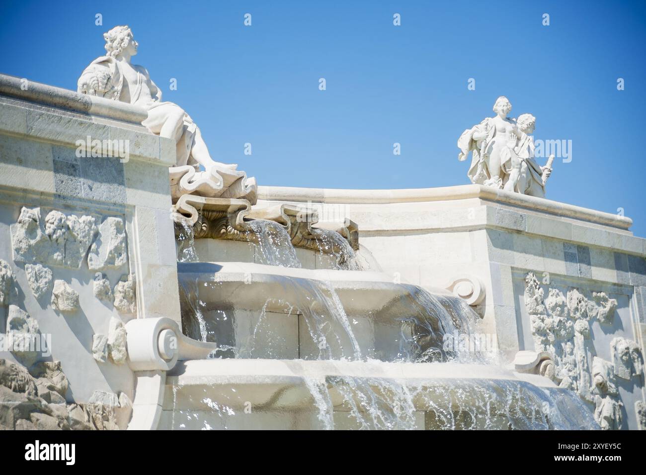 Stair step water fountain hi-res stock photography and images - Alamy