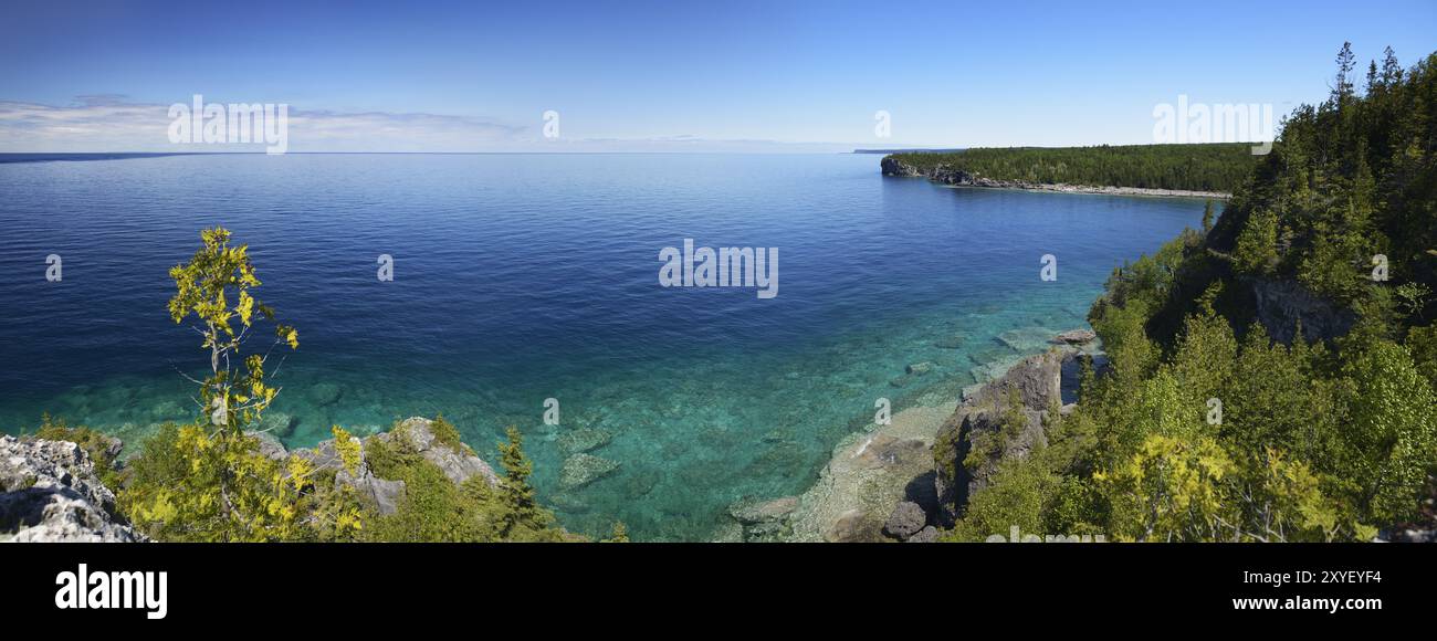 Panoramic scenery of Georgian Bay, lake Huron at Bruce Peninsula ...