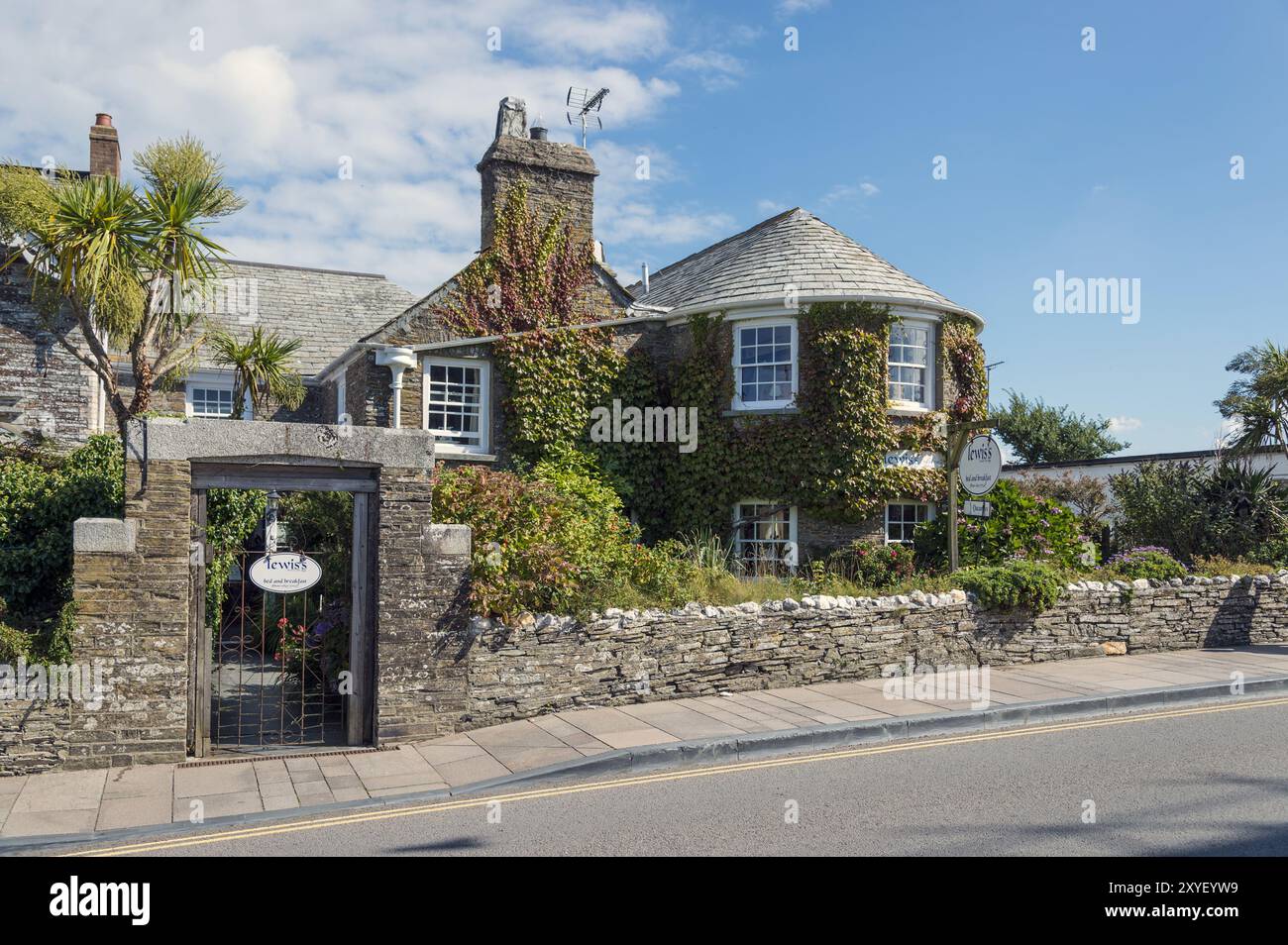 Cornish house in Tintagel on the north coast of Cornwall Stock Photo ...
