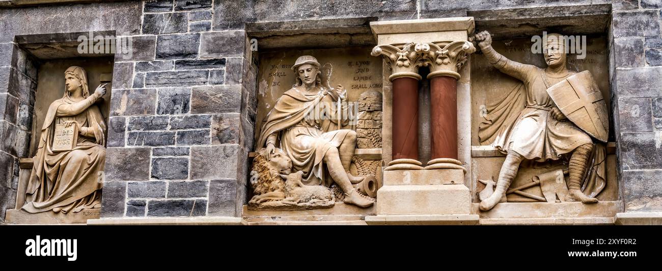 Warrior Merchant Statues Facade Guildhall Building Plymouth Devon ...
