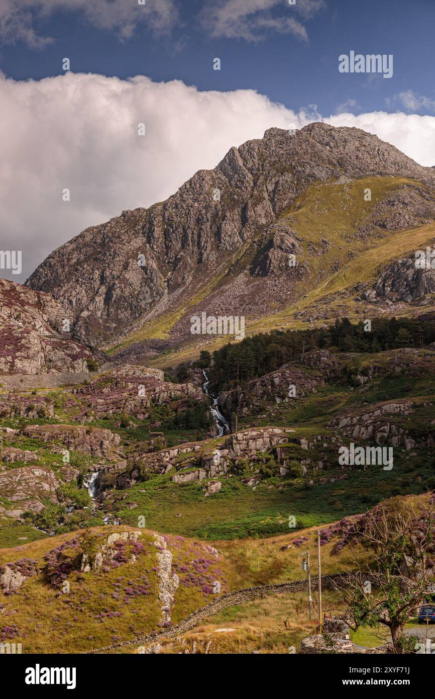 Tryfan mountain in the Snowdonia National Park, North Wales Stock Photo ...