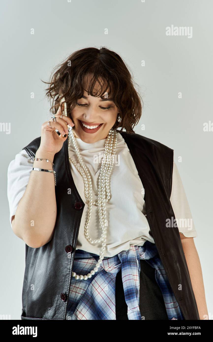 Beautiful emotional woman talking hi-res stock photography and images ...