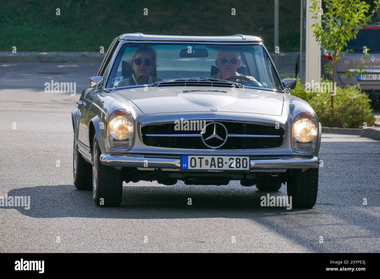 Mercedes benz w113 hi-res stock photography and images - Alamy