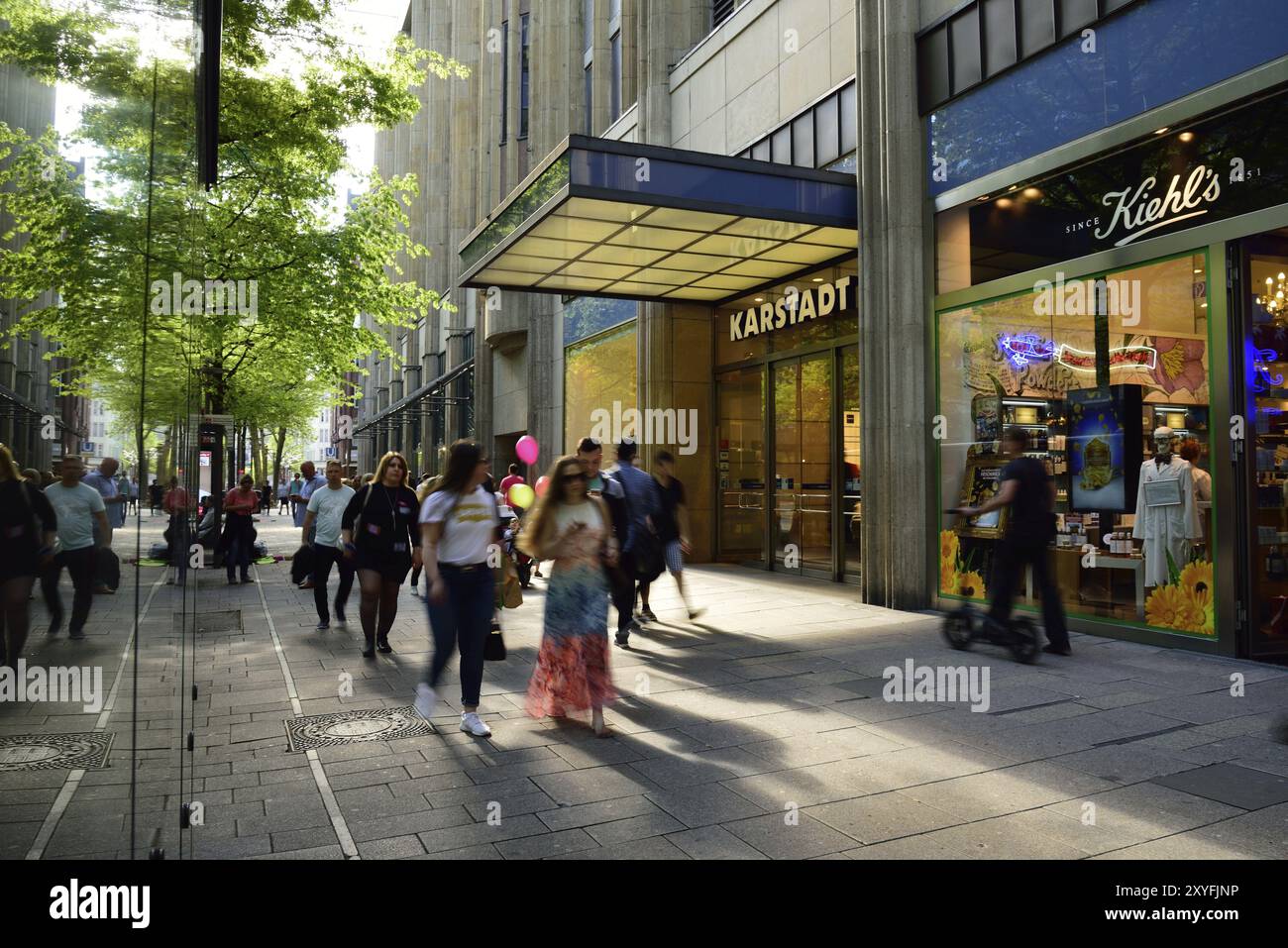 Germany, Hamburg, City, Moenckebergstrasse, main shopping street ...