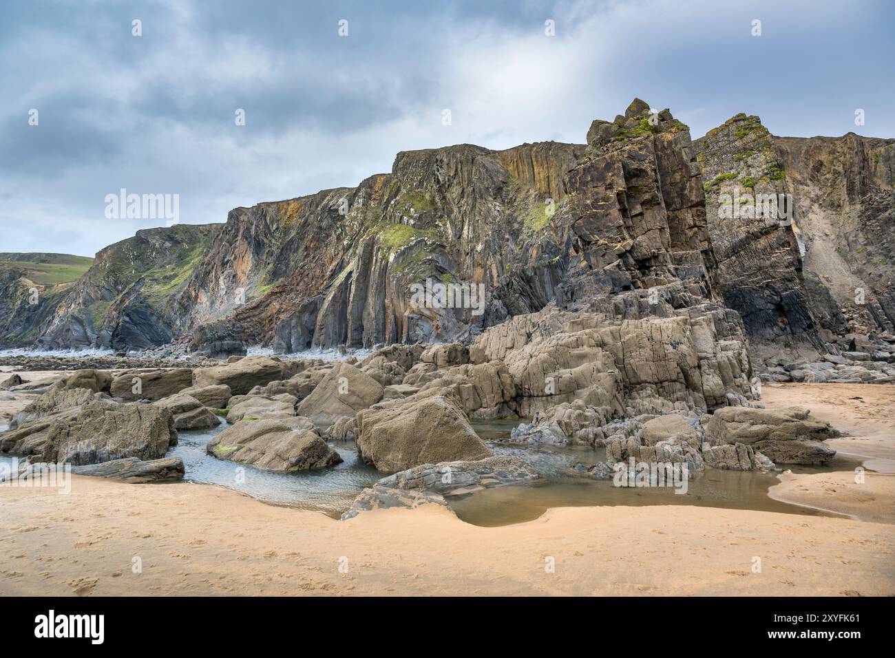 The beauty of natural Cornish rockface of the cliffs at Sandymouth Bay ...