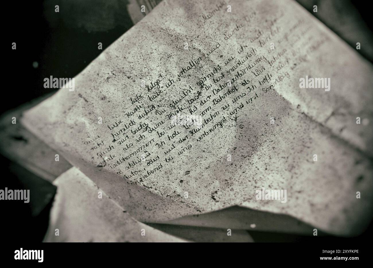 Dilapidated books hi-res stock photography and images - Alamy