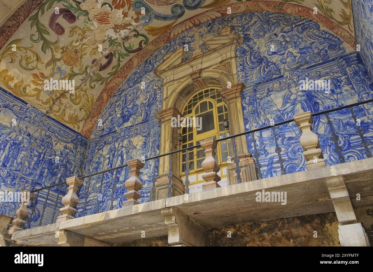 Glazed tile hi-res stock photography and images - Alamy