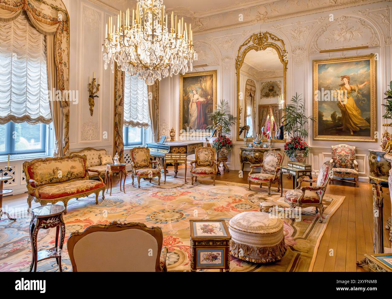 Waddesdon manor interior hi-res stock photography and images - Alamy