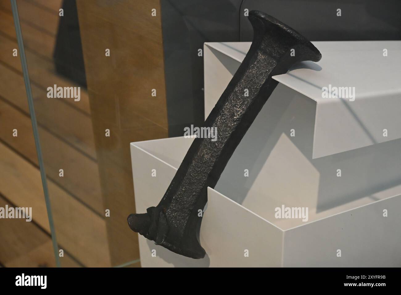 Spanish bar shot was fired at the Victory at the Battle of Trafalgar ...