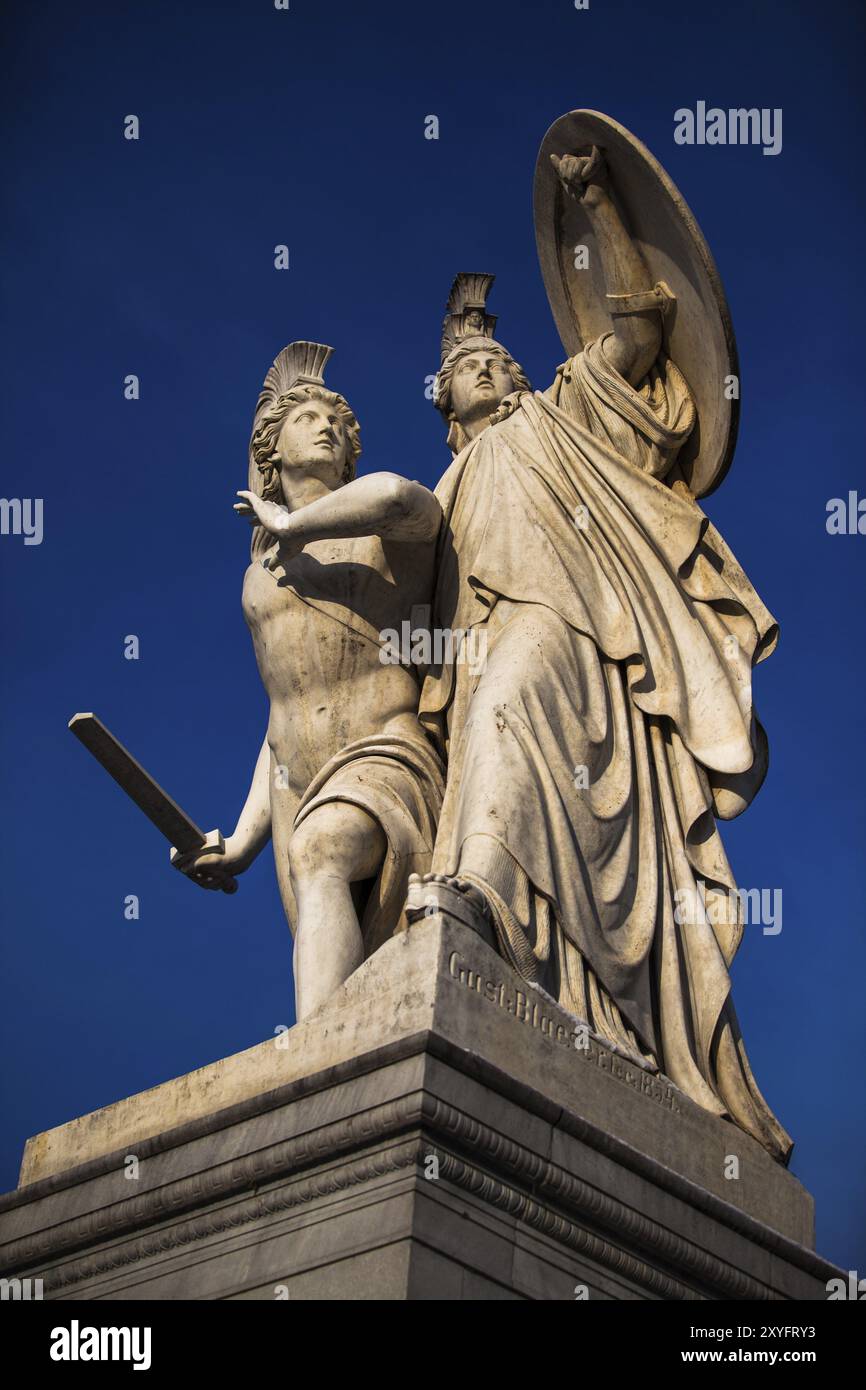 Ancient greek warriors hi-res stock photography and images - Alamy