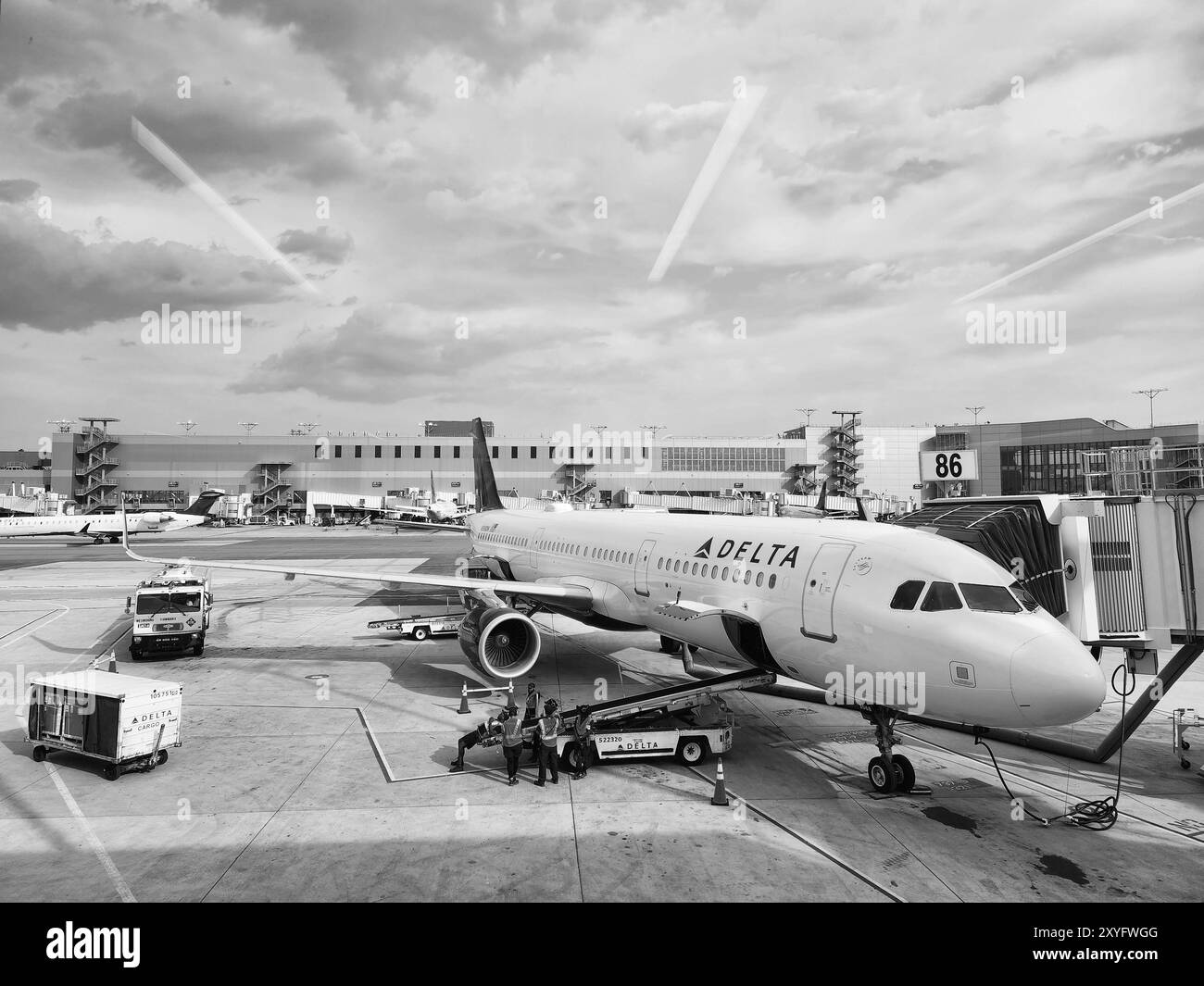 Terminal delta airlines Black and White Stock Photos & Images - Alamy