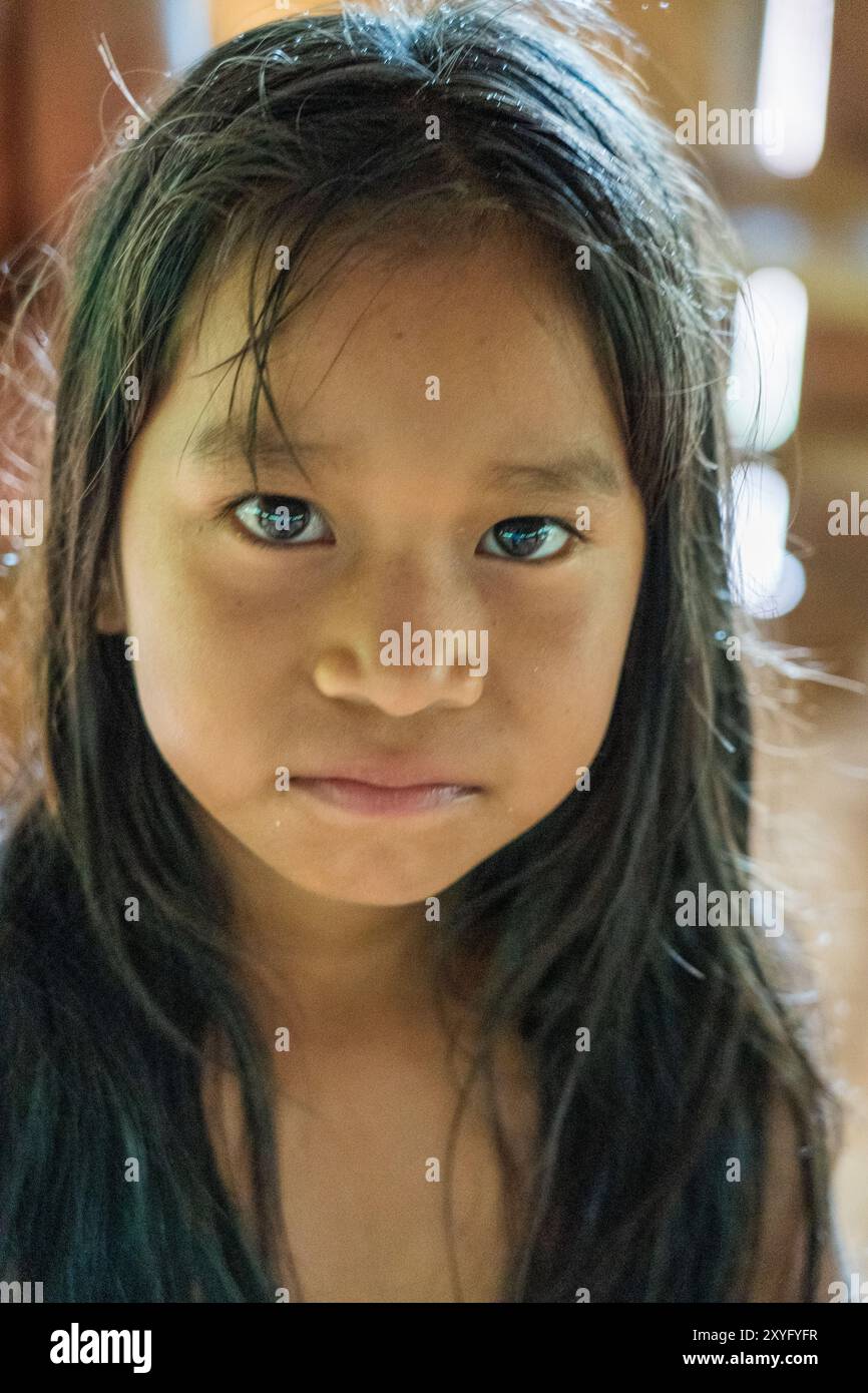 Peruvian girl pre teen hi-res stock photography and images - Alamy