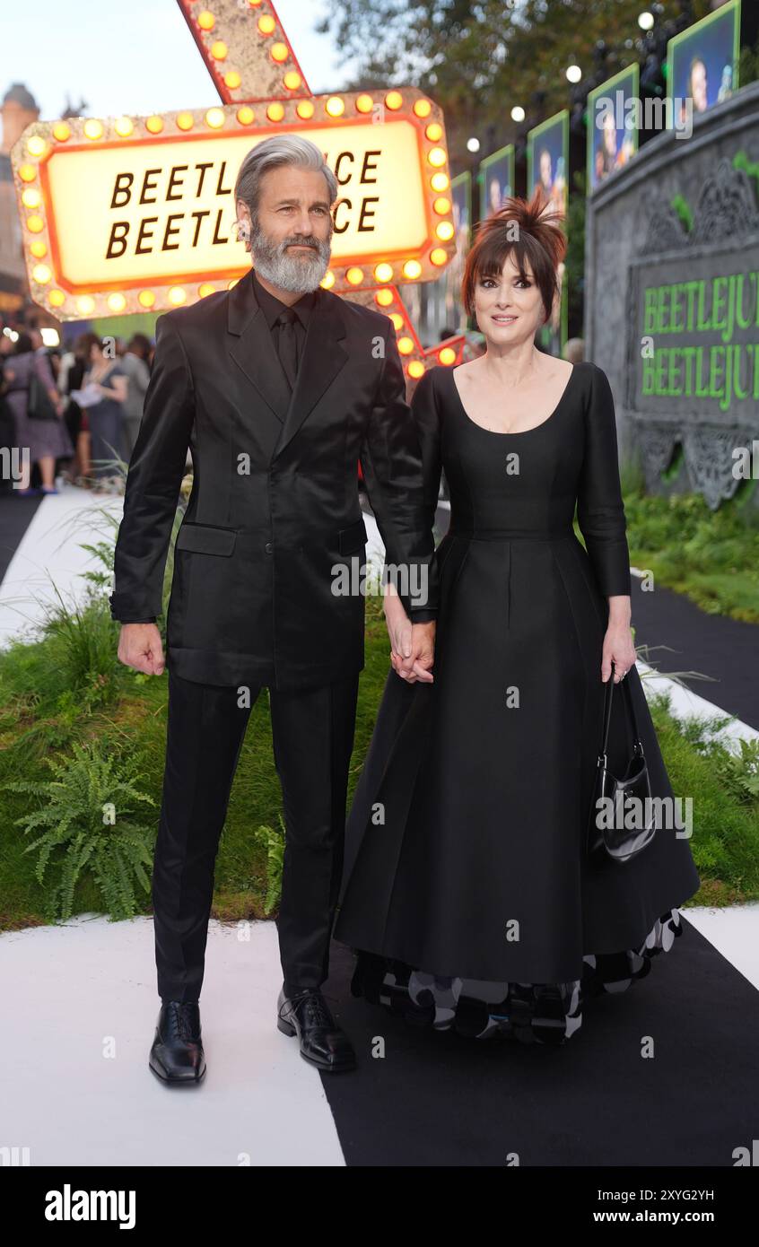 Beetlejuice beetlejuice uk premiere hi-res stock photography and images ...