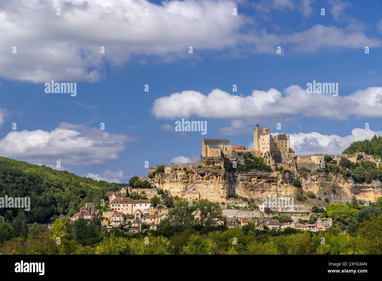 Chateau de Beynac castle, Beynac-et-Cazenac, Dordogne departement ...