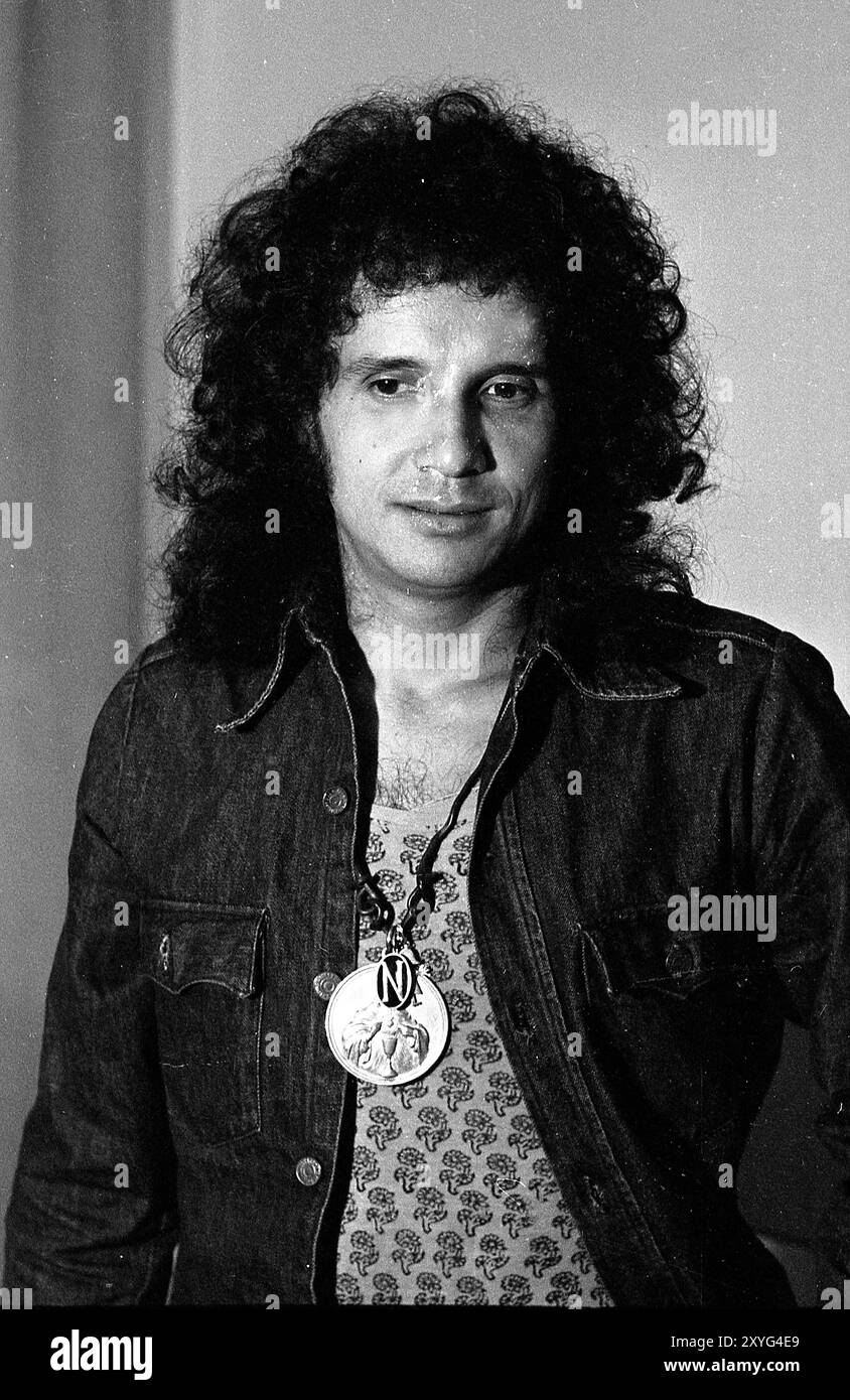 Brazilian singer-songwriter Roberto Carlos Braga (known as "King of ...