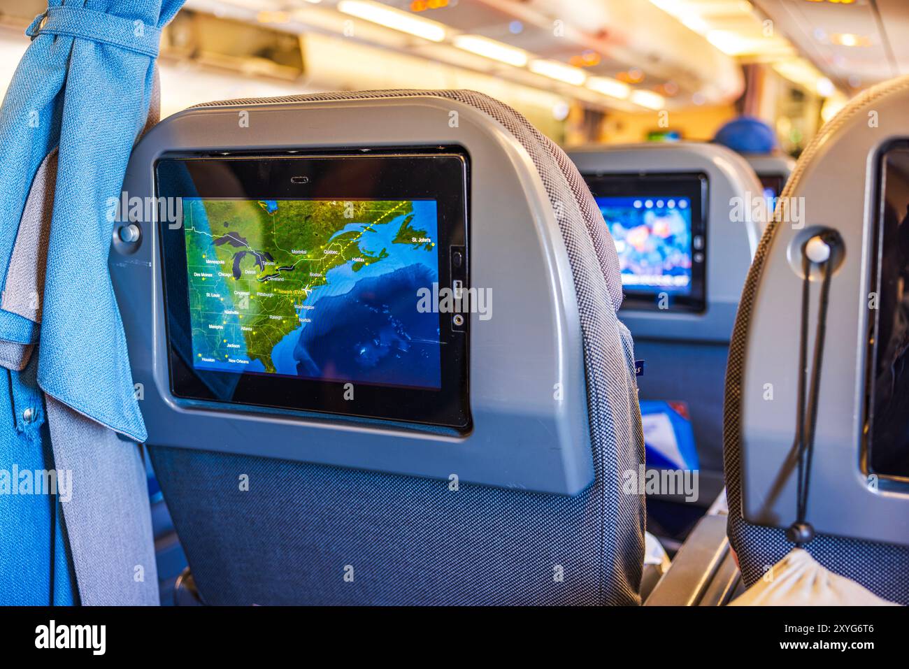 Airplane flight path navigation map hi-res stock photography and images ...