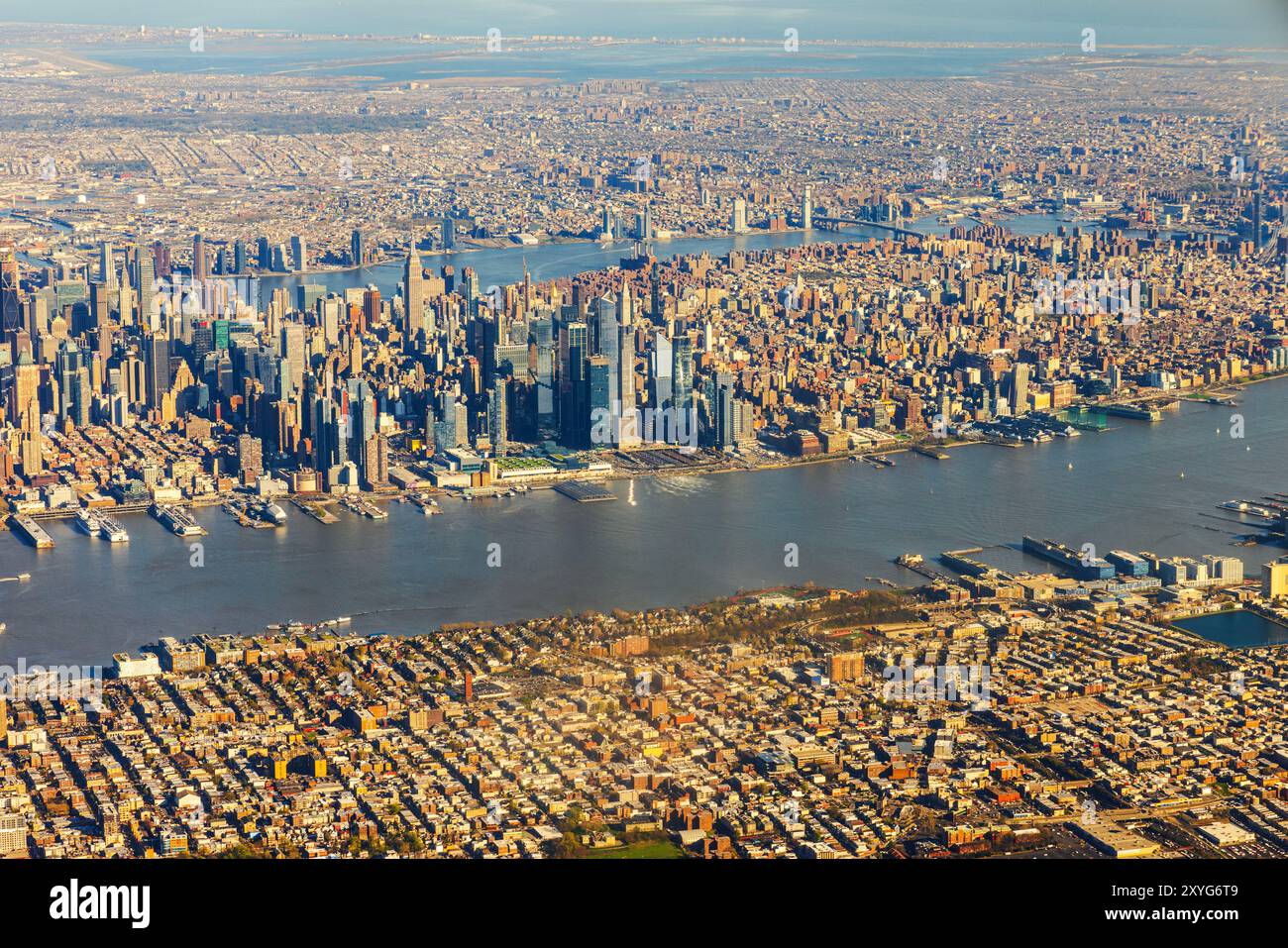 Aerial view manhattans iconic skyscrapers hi-res stock photography and ...