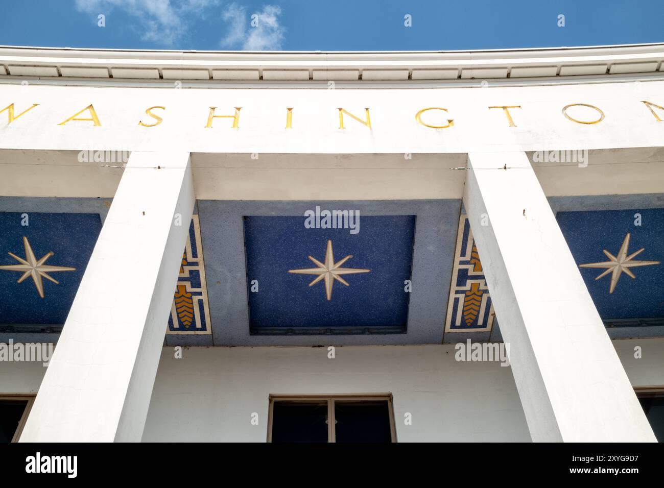 New deal era buildings hi-res stock photography and images - Alamy