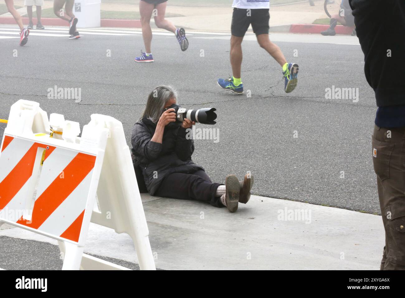 Photographer ground woman legs hi-res stock photography and images - Alamy