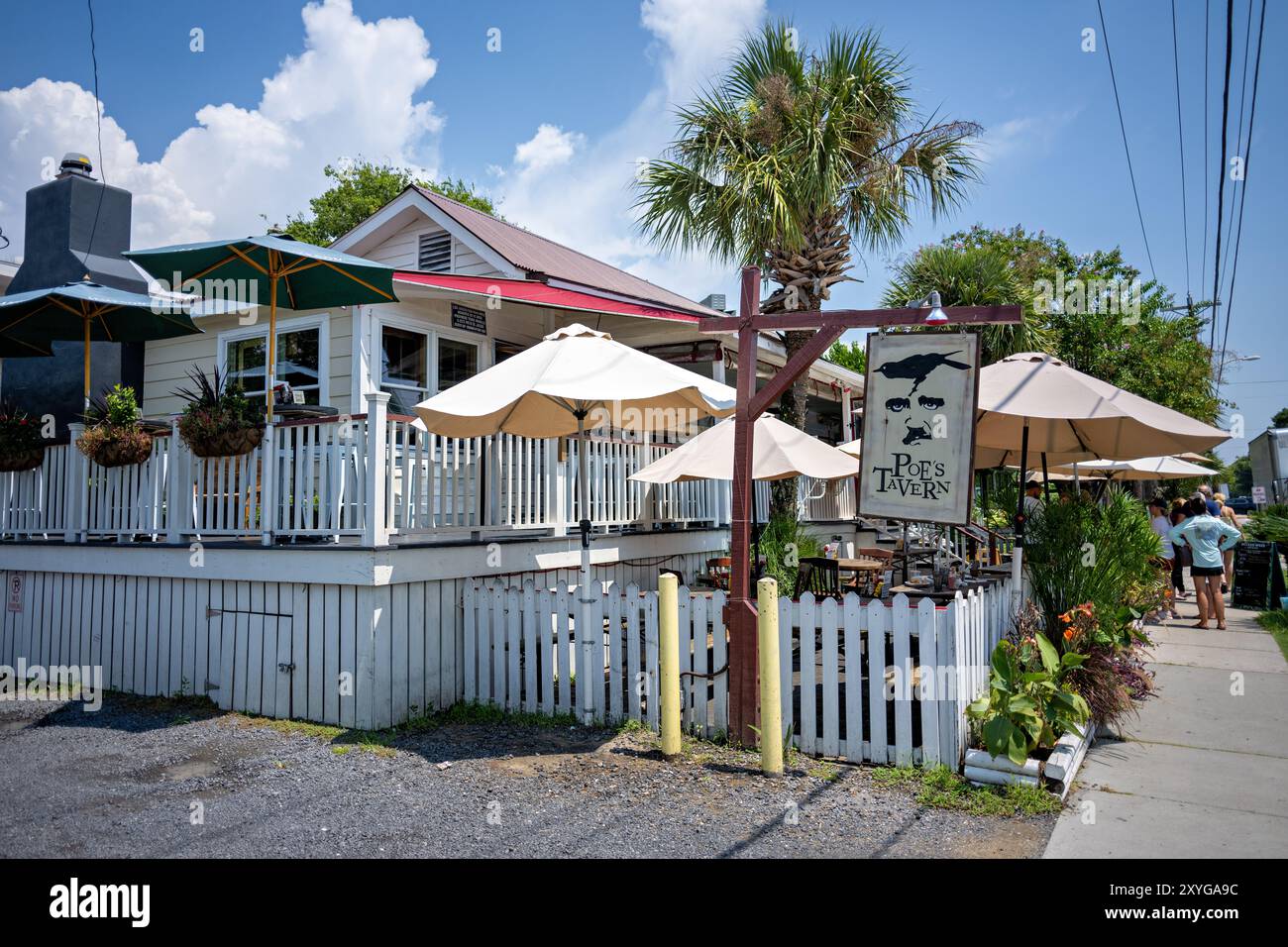 Tavern restaurant located in hi-res stock photography and images - Alamy