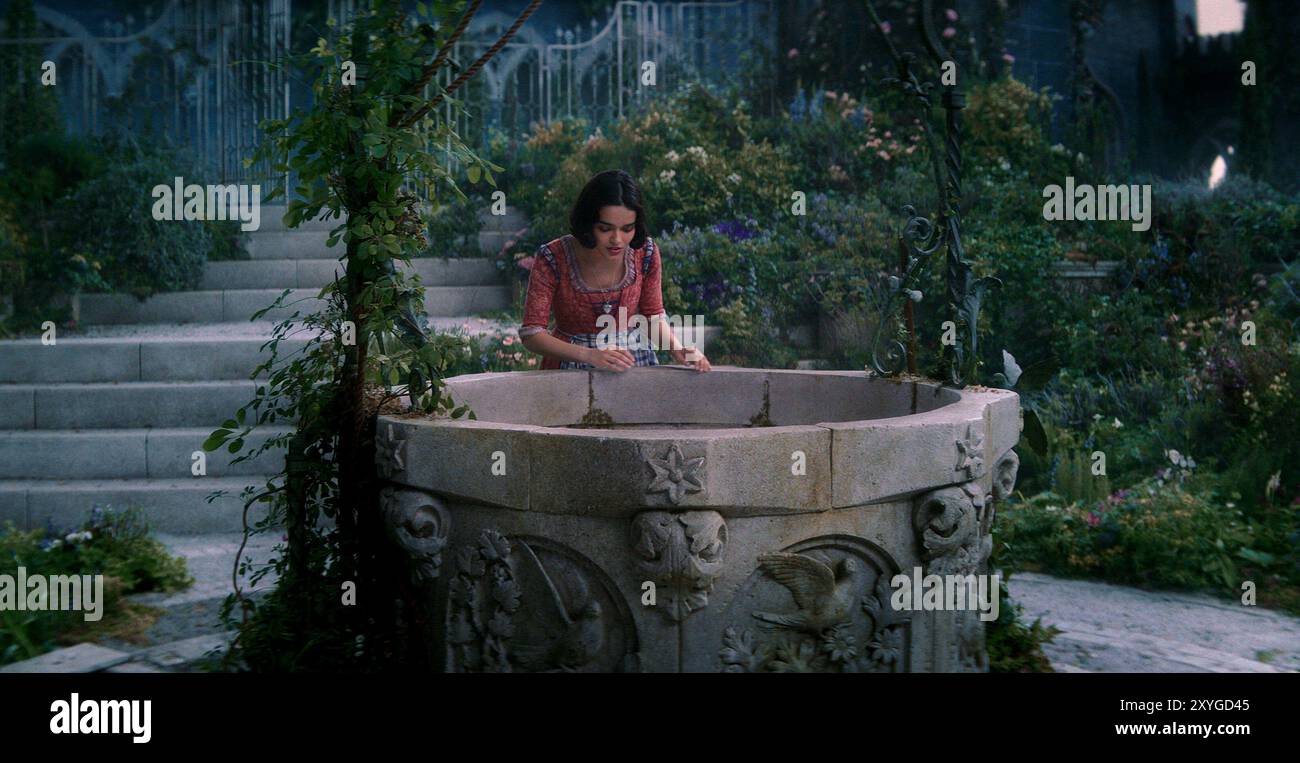 Snow White Rachel Zegler Stock Photo - Alamy