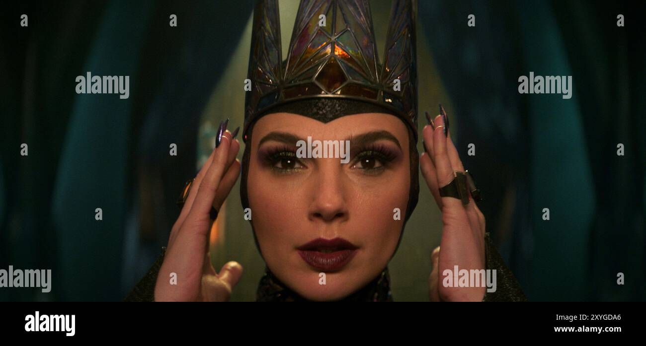 Snow White Gal Gadot Stock Photo - Alamy